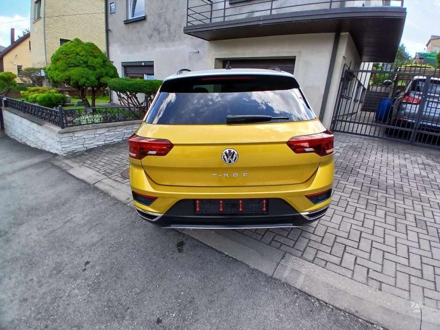 Dzeltens Volkswagen T-Roc 2020 Šauļi, ar dzinēja tilpumu 1.50 L un nobraukumu 110 tūkst. km par 16900 €, foto 7 vietnē AUTOMOTO.COM.LV