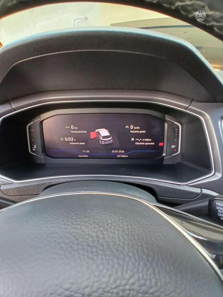 Dzeltens Volkswagen T-Roc 2020 Šauļi, ar dzinēja tilpumu 1.50 L un nobraukumu 110 tūkst. km par 16900 €, foto 12 vietnē AUTOMOTO.COM.LV