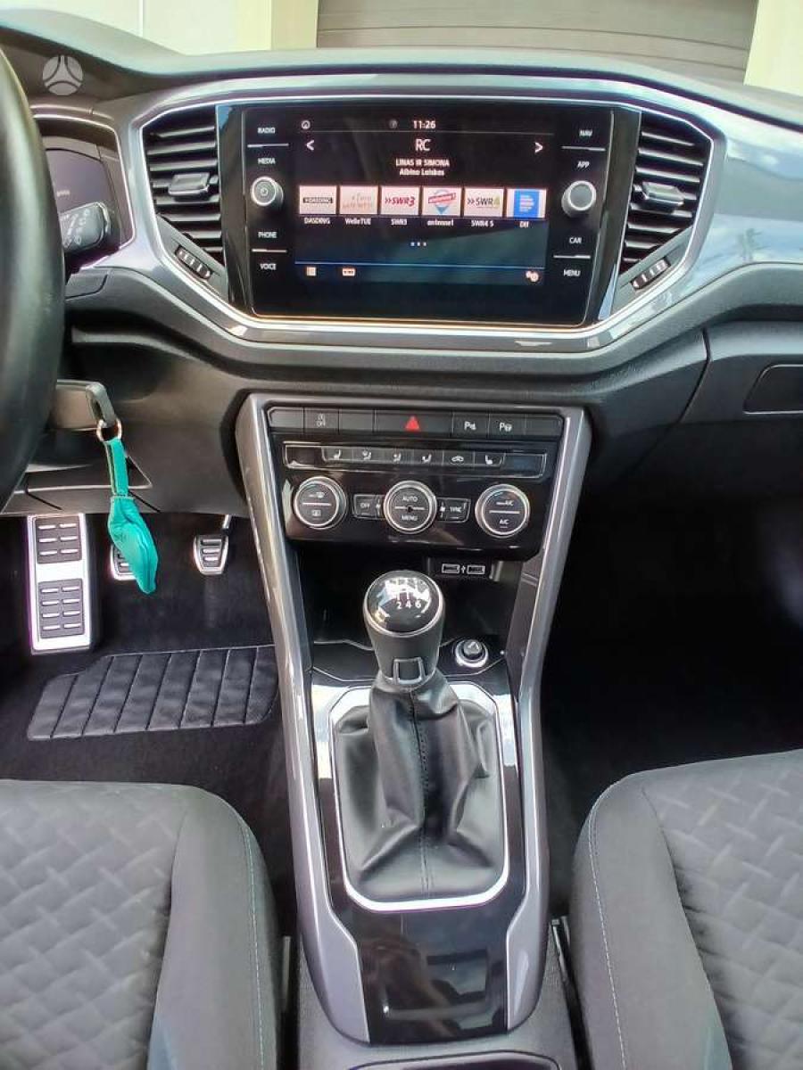 Dzeltens Volkswagen T-Roc 2020 Šauļi, ar dzinēja tilpumu 1.50 L un nobraukumu 110 tūkst. km par 16900 €, foto 13 vietnē AUTOMOTO.COM.LV