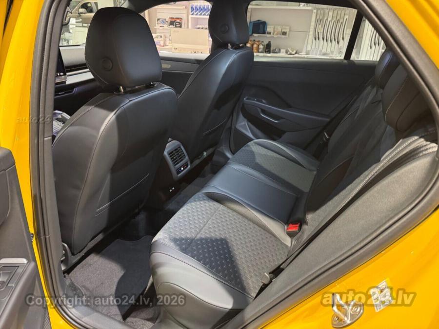 Yellow Volkswagen T-Roc 2026 in Viljandi, with an engine capacity of 1.50 L and mileage of 1 thousand km for 39990 €, photo 7 on AUTOMOTO.COM.LV