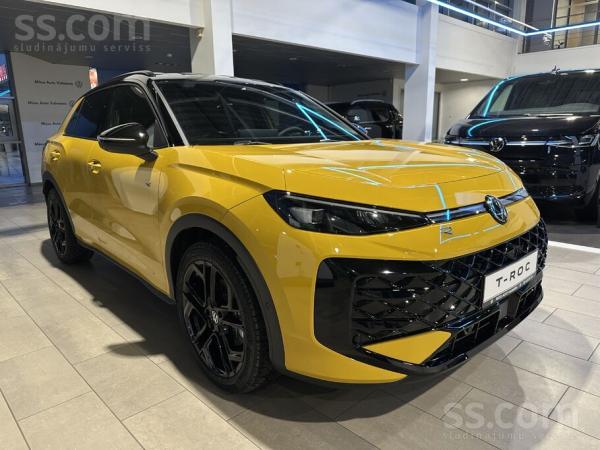 Yellow Volkswagen T-Roc 2026 in Valmiera, with an engine capacity of 1.50 L and mileage of 5 thousand km for 36900 €, photo 3 on AUTOMOTO.COM.LV