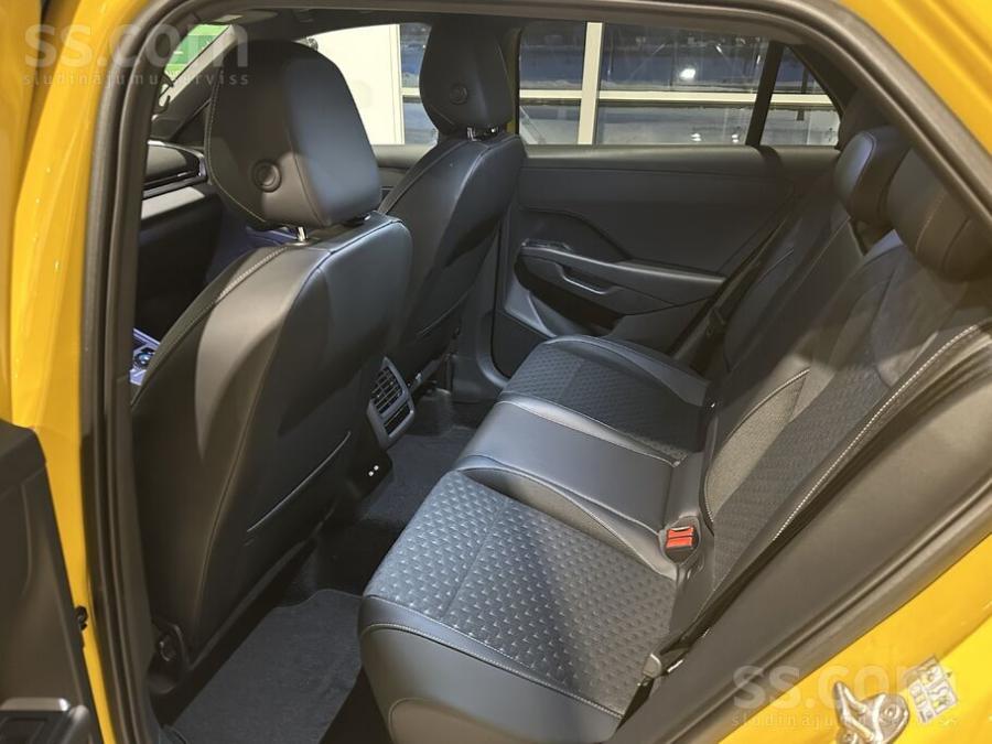 Dzeltens Volkswagen T-Roc 2026 Valmiera, ar dzinēja tilpumu 1.50 L un nobraukumu 5 tūkst. km par 36900 €, foto 12 vietnē AUTOMOTO.COM.LV