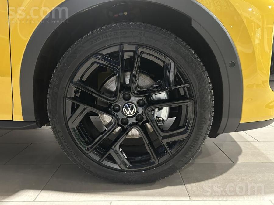 Dzeltens Volkswagen T-Roc 2026 Valmiera, ar dzinēja tilpumu 1.50 L un nobraukumu 5 tūkst. km par 36900 €, foto 20 vietnē AUTOMOTO.COM.LV