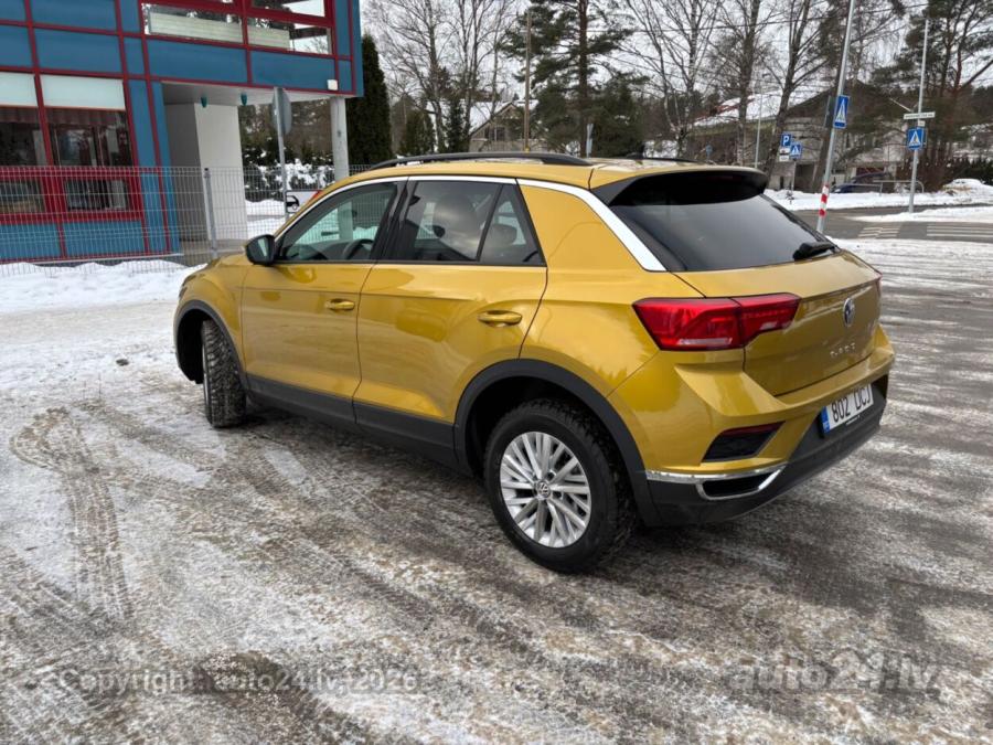 Dzeltens Volkswagen T-Roc 2019 Tallina, ar dzinēja tilpumu 2.00 L un nobraukumu 136 tūkst. km par 16000 €, foto 4 vietnē AUTOMOTO.COM.LV