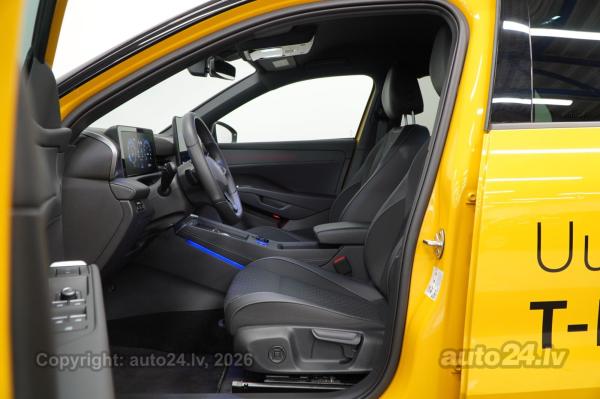 Yellow Volkswagen T-Roc 2026 in Tallinn, with an engine capacity of 1.50 L and mileage of 5 thousand km for 37900 €, photo 7 on AUTOMOTO.COM.LV