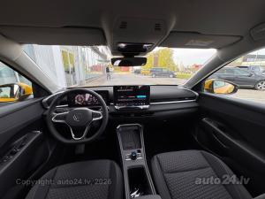 Yellow Volkswagen T-Roc 2026 in Viljandi, with an engine capacity of 1.50 L and mileage of 1 thousand km for 28263 €, photo 7 on AUTOMOTO.COM.LV