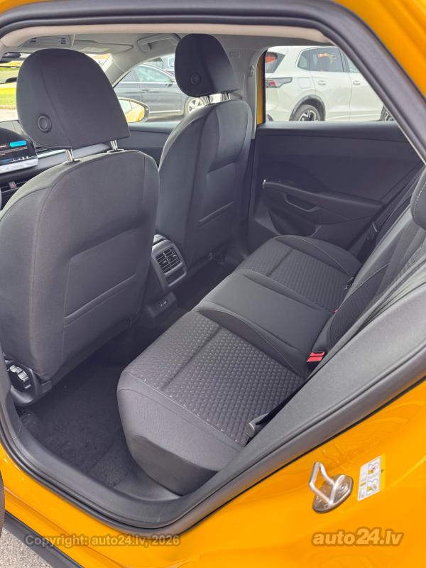 Yellow Volkswagen T-Roc 2026 in Viljandi, with an engine capacity of 1.50 L and mileage of 1 thousand km for 28263 €, photo 7 on AUTOMOTO.COM.LV