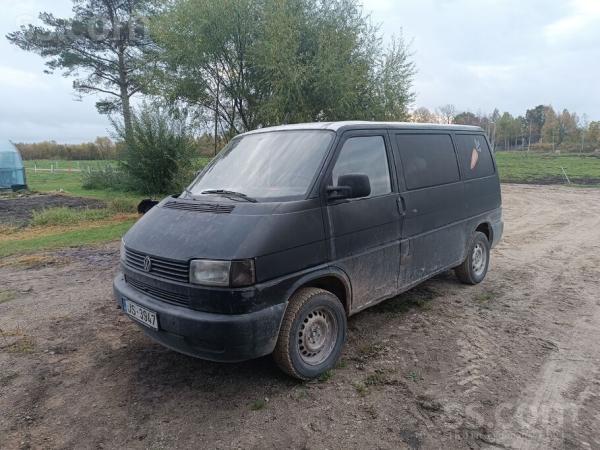 Черный Фольксваген Т4 1996 в Елгава, объемом двигателя 1.90 л и пробегом 421 тыс. км за 1000 €, фото 1 на AUTOMOTO.COM.LV
