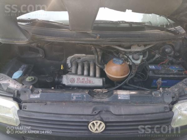 Фольксваген Т4 1997 в Лиепая на AUTOMOTO.COM.LV Черный Фольксваген Т4 1997 в Лиепая, объемом двигателя 2.40 л и пробегом 180 тыс. км за 1650 €, фото 9 на AUTOMOTO.COM.LV