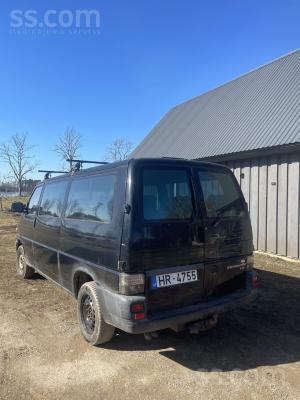 Melns Volkswagen T4 1999 Cēsis, ar dzinēja tilpumu 2.50 L un nobraukumu 300 tūkst. km par 4500 €, foto 2 vietnē AUTOMOTO.COM.LV