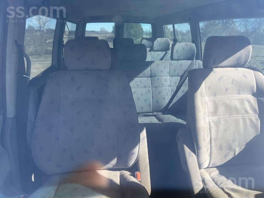 Melns Volkswagen T4 1999 Cēsis, ar dzinēja tilpumu 2.50 L un nobraukumu 300 tūkst. km par 4500 €, foto 5 vietnē AUTOMOTO.COM.LV