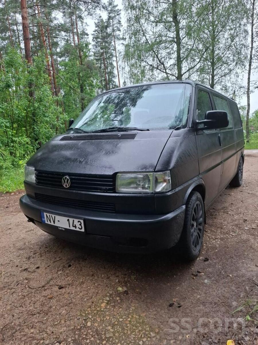 Black Volkswagen T4 1999 in Valmiera, with an engine capacity of 2.50 L and mileage of 434 thousand km for 2800 €, photo 1 on AUTOMOTO.COM.LV