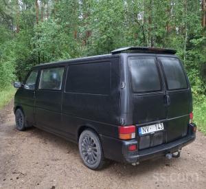 Black Volkswagen T4 1999 in Valmiera, with an engine capacity of 2.50 L and mileage of 434 thousand km for 2800 €, photo 3 on AUTOMOTO.COM.LV