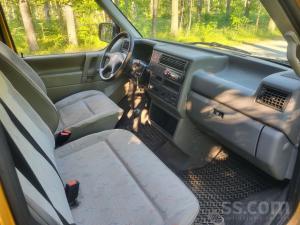 Melns Volkswagen T4 1999 Rīga, ar dzinēja tilpumu 1.90 L un nobraukumu 0 tūkst. km par 2200 €, foto 5 vietnē AUTOMOTO.COM.LV