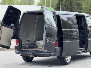 Черный Фольксваген Т4 2000 в Рига, объемом двигателя 1.90 л и пробегом 409 тыс. км за 3150 €, фото 9 на AUTOMOTO.COM.LV