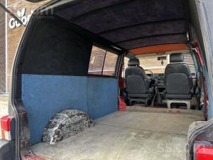 Black Volkswagen T4 2000 in Riga, with an engine capacity of 2.50 L and mileage of 370 thousand km for 3500 €, photo 6 on AUTOMOTO.COM.LV