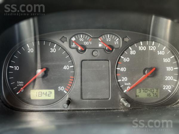 Black Volkswagen T4 2000 in Riga, with an engine capacity of 2.50 L and mileage of 370 thousand km for 3500 €, photo 9 on AUTOMOTO.COM.LV