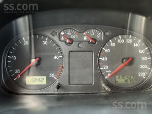 Black Volkswagen T4 2000 in Riga, with an engine capacity of 2.50 L and mileage of 370 thousand km for 3500 €, photo 9 on AUTOMOTO.COM.LV