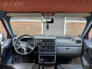 Black Volkswagen T4 2000 in Riga, with an engine capacity of 2.50 L and mileage of 370 thousand km for 3500 €, photo 11 on AUTOMOTO.COM.LV