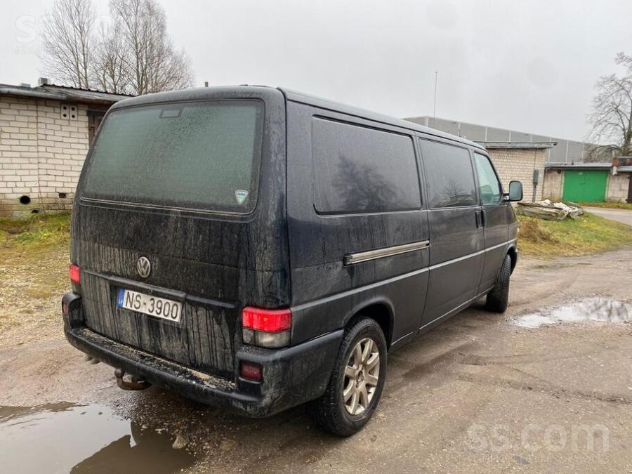 Black Volkswagen T4 2001 in Limbazi, with an engine capacity of 2.50 L and mileage of 430 thousand km for 5500 €, photo 3 on AUTOMOTO.COM.LV