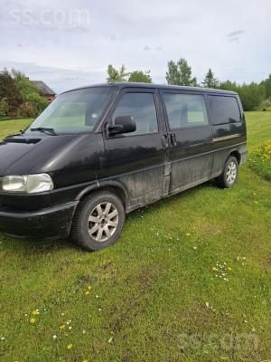 Melns Volkswagen T4 2001 Limbaži, ar dzinēja tilpumu 2.50 L un nobraukumu 430 tūkst. km par 4500 €, foto  vietnē AUTOMOTO.COM.LV
