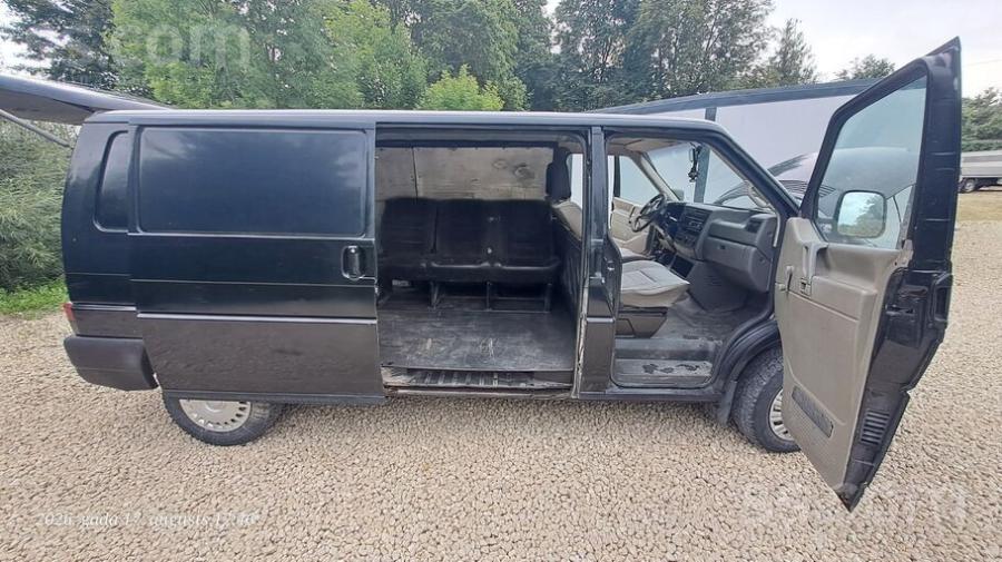 Melns Volkswagen T4 2002 Rēzekne, ar dzinēja tilpumu 2.50 L un nobraukumu 434 tūkst. km par 2500 €, foto 12 vietnē AUTOMOTO.COM.LV