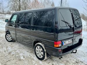 Black Volkswagen T4 2004 in Riga, with an engine capacity of 2.50 L and mileage of 520 thousand km for 3400 €, photo 2 on AUTOMOTO.COM.LV