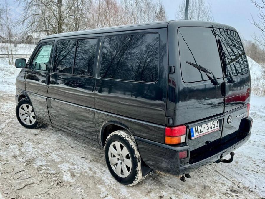 Black Volkswagen T4 2004 in Riga, with an engine capacity of 2.50 L and mileage of 520 thousand km for 3400 €, photo 2 on AUTOMOTO.COM.LV
