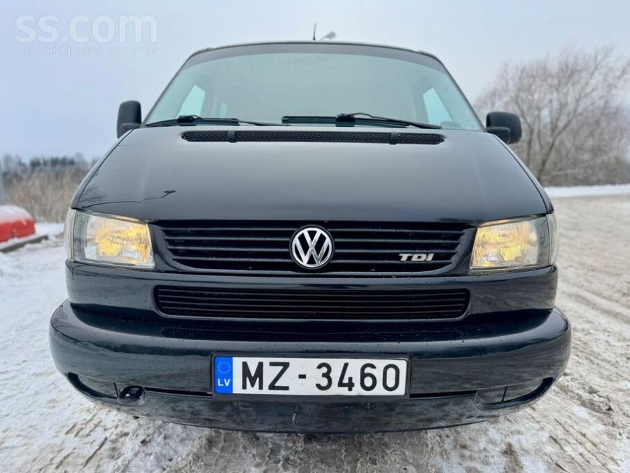 Black Volkswagen T4 2004 in Riga, with an engine capacity of 2.50 L and mileage of 520 thousand km for 3400 €, photo 5 on AUTOMOTO.COM.LV