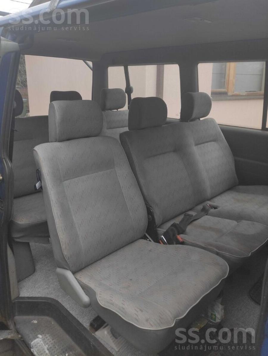 Zils Volkswagen T4 1993 Rīga, ar dzinēja tilpumu 2.40 L un nobraukumu 328 tūkst. km par 1800 €, foto 5 vietnē AUTOMOTO.COM.LV