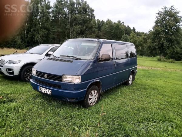 Синий Фольксваген Т4 1995 в Рига, объемом двигателя 2.40 л и пробегом 400 тыс. км за 1800 €, фото 1 на AUTOMOTO.COM.LV
