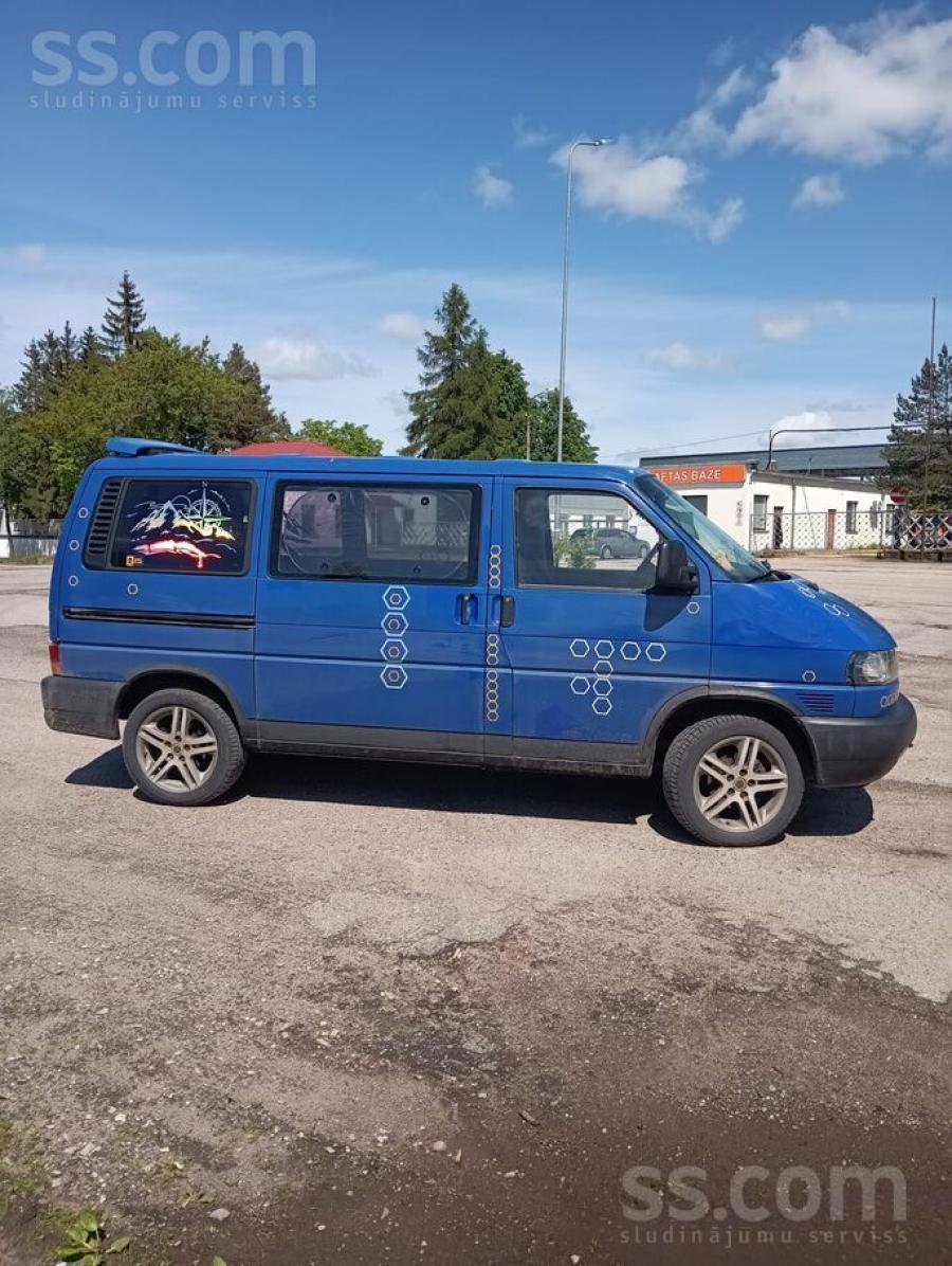 Zils Volkswagen T4 1999 Daugavpils, ar dzinēja tilpumu 2.50 L un nobraukumu 680 tūkst. km par 2050 €, foto 2 vietnē AUTOMOTO.COM.LV
