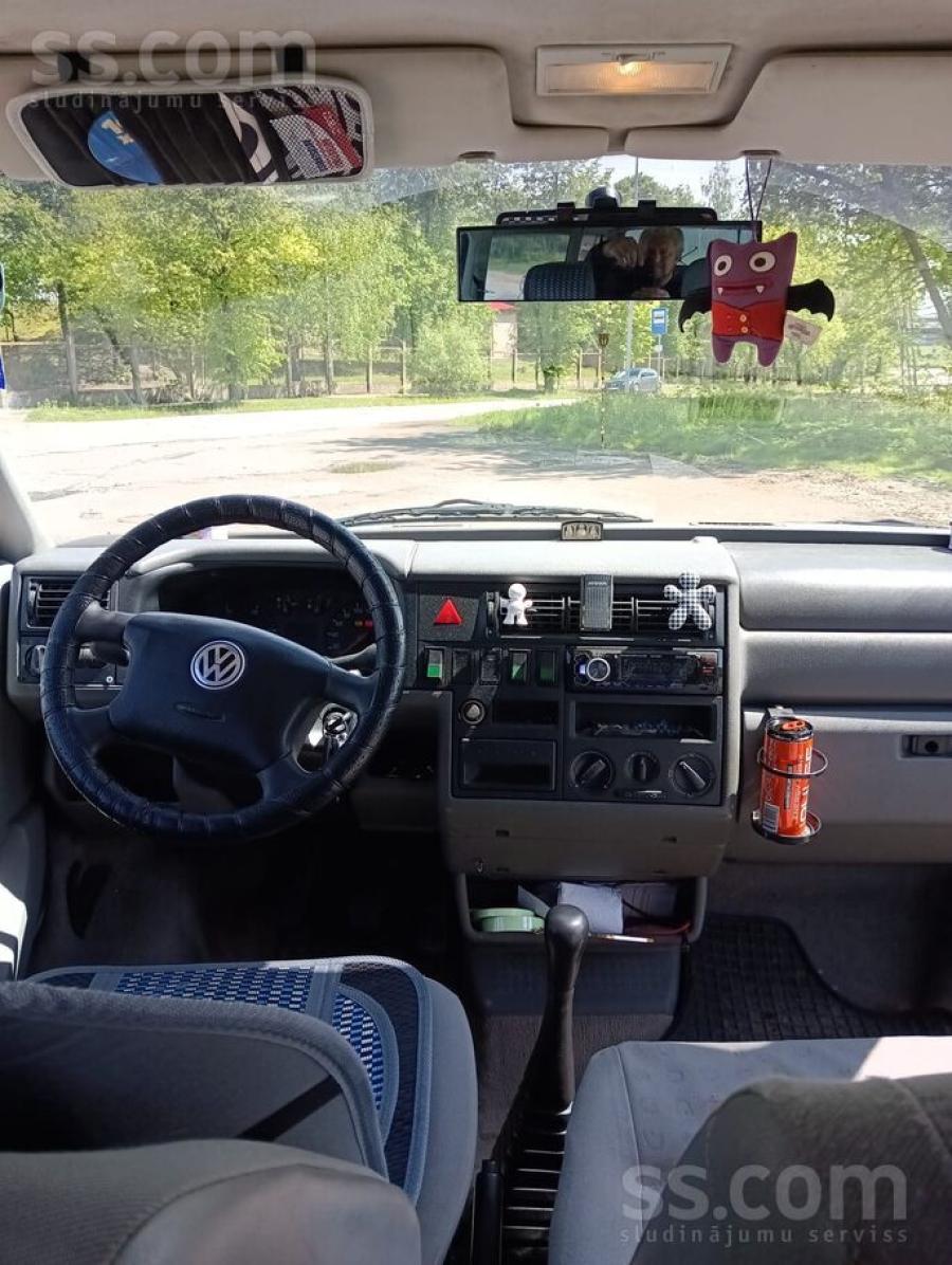 Zils Volkswagen T4 1999 Daugavpils, ar dzinēja tilpumu 2.50 L un nobraukumu 680 tūkst. km par 2050 €, foto 3 vietnē AUTOMOTO.COM.LV