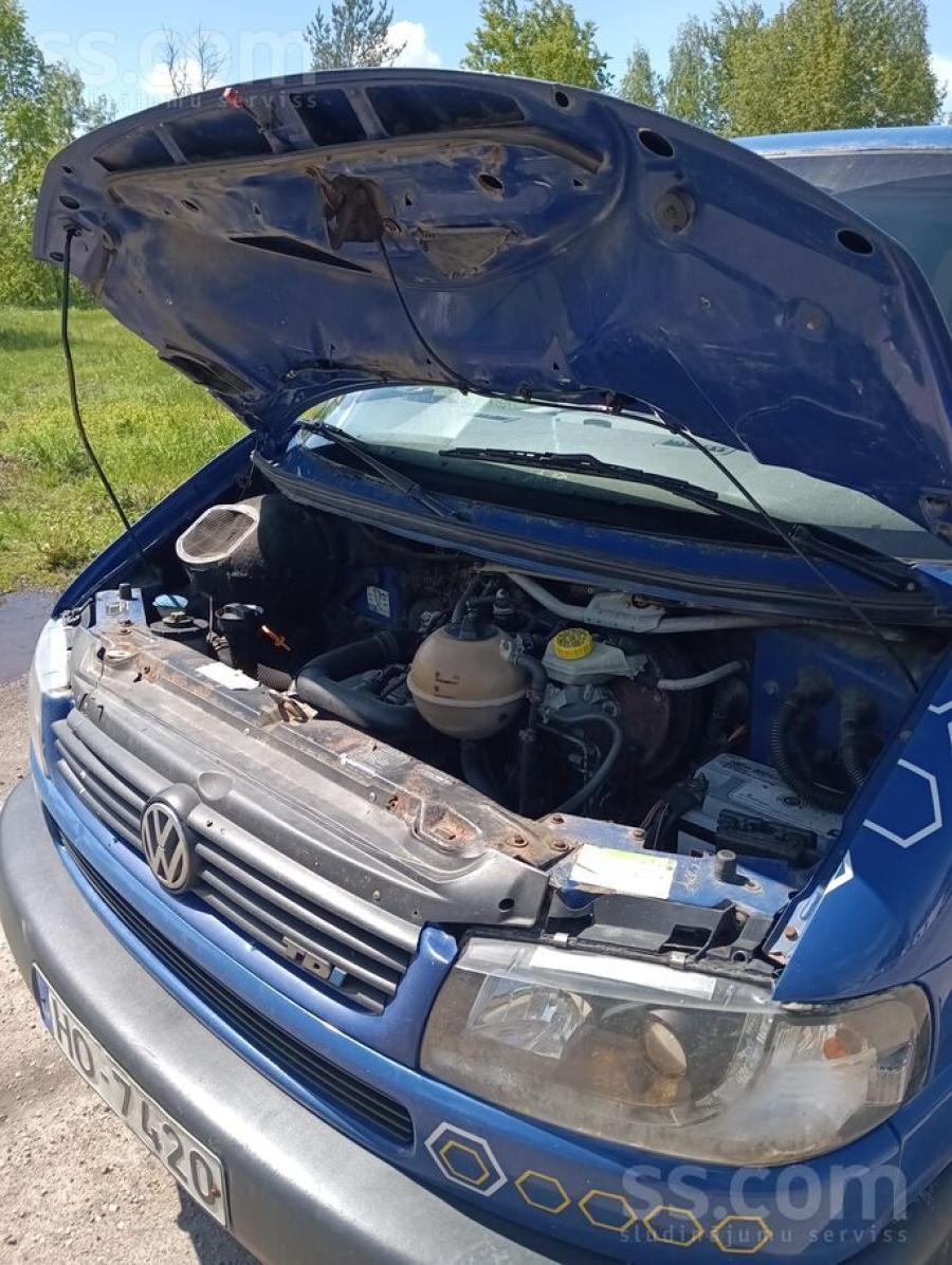 Zils Volkswagen T4 1999 Daugavpils, ar dzinēja tilpumu 2.50 L un nobraukumu 680 tūkst. km par 2050 €, foto 6 vietnē AUTOMOTO.COM.LV