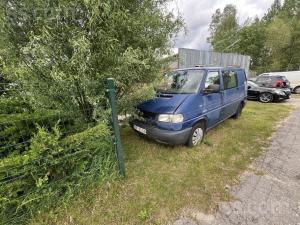 Blue Volkswagen T4 2000 in Riga, with an engine capacity of 2.50 L and mileage of 363 thousand km for 1400 €, photo 2 on AUTOMOTO.COM.LV
