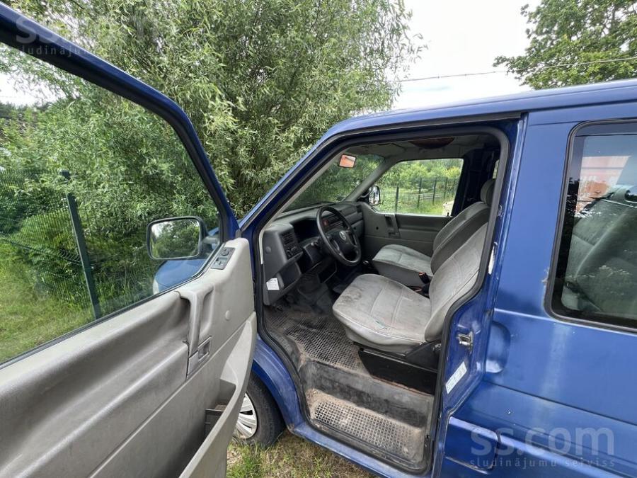 Blue Volkswagen T4 2000 in Riga, with an engine capacity of 2.50 L and mileage of 363 thousand km for 1400 €, photo 4 on AUTOMOTO.COM.LV