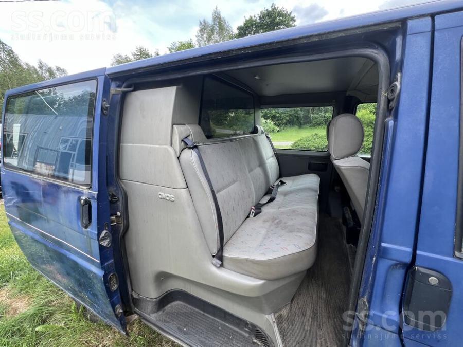 Blue Volkswagen T4 2000 in Riga, with an engine capacity of 2.50 L and mileage of 363 thousand km for 1400 €, photo 6 on AUTOMOTO.COM.LV