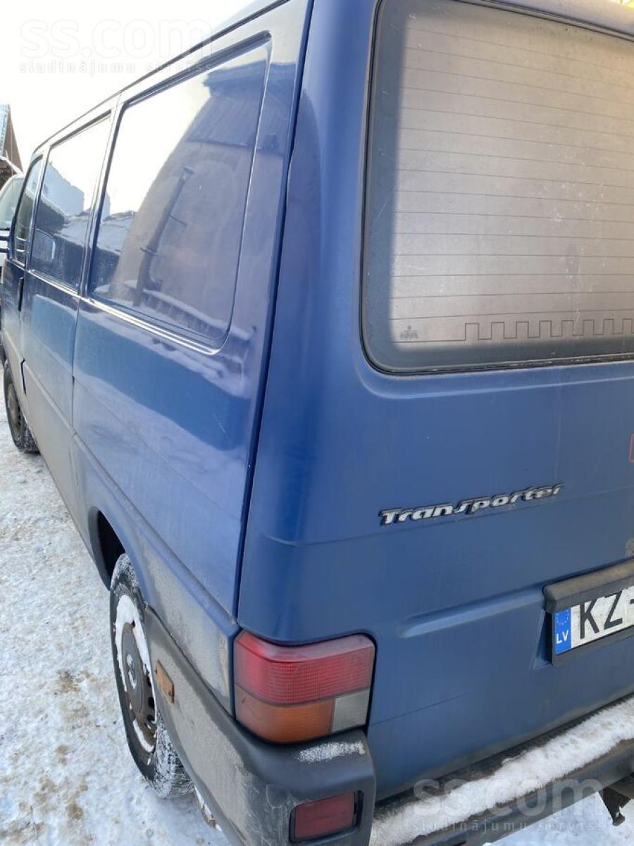 Blue Volkswagen T4 2000 in Talsi, with an engine capacity of 2.50 L and mileage of 556 thousand km for 2000 €, photo 2 on AUTOMOTO.COM.LV