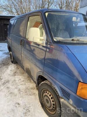Blue Volkswagen T4 2000 in Talsi, with an engine capacity of 2.50 L and mileage of 556 thousand km for 2000 €, photo 3 on AUTOMOTO.COM.LV