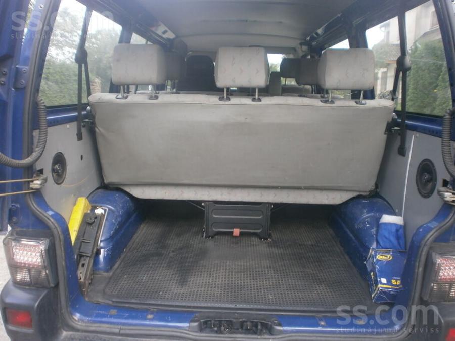 Blue Volkswagen T4 2000 in Ogre, with an engine capacity of 2.50 L and mileage of 288 thousand km for 4299 €, photo 6 on AUTOMOTO.COM.LV