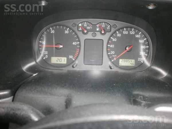 Blue Volkswagen T4 2000 in Ogre, with an engine capacity of 2.50 L and mileage of 288 thousand km for 4299 €, photo 11 on AUTOMOTO.COM.LV