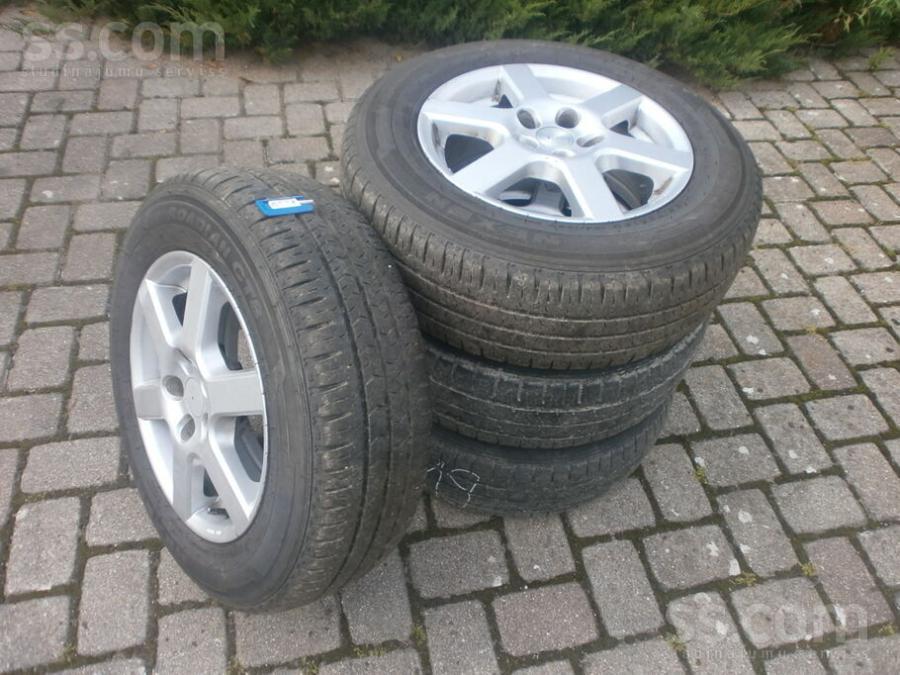 Blue Volkswagen T4 2000 in Ogre, with an engine capacity of 2.50 L and mileage of 288 thousand km for 4299 €, photo 13 on AUTOMOTO.COM.LV