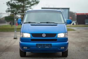 Zils Volkswagen T4 2001 Liepāja, ar dzinēja tilpumu 2.50 L un nobraukumu 331 tūkst. km par 6500 €, foto 7 vietnē AUTOMOTO.COM.LV