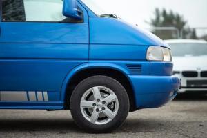 Zils Volkswagen T4 2001 Liepāja, ar dzinēja tilpumu 2.50 L un nobraukumu 331 tūkst. km par 6500 €, foto 8 vietnē AUTOMOTO.COM.LV