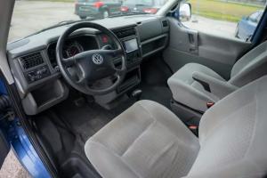 Zils Volkswagen T4 2001 Liepāja, ar dzinēja tilpumu 2.50 L un nobraukumu 331 tūkst. km par 6500 €, foto 12 vietnē AUTOMOTO.COM.LV