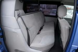 Zils Volkswagen T4 2001 Liepāja, ar dzinēja tilpumu 2.50 L un nobraukumu 331 tūkst. km par 6500 €, foto 14 vietnē AUTOMOTO.COM.LV