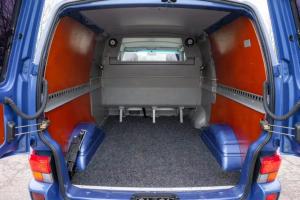 Zils Volkswagen T4 2001 Liepāja, ar dzinēja tilpumu 2.50 L un nobraukumu 331 tūkst. km par 6500 €, foto 18 vietnē AUTOMOTO.COM.LV
