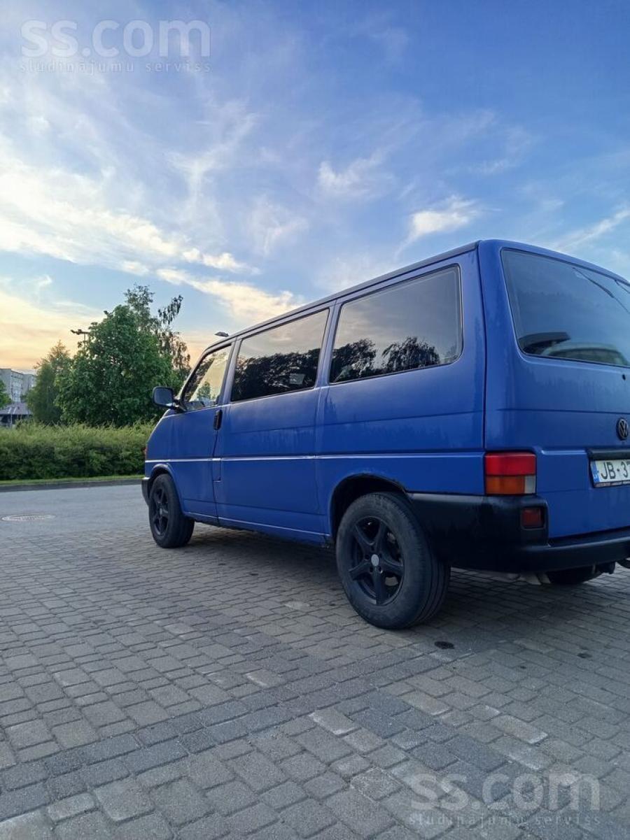 Синий Фольксваген Т4 2001 в Резекне, объемом двигателя 2.50 л и пробегом 514 тыс. км за 3050 €, фото 3 на AUTOMOTO.COM.LV