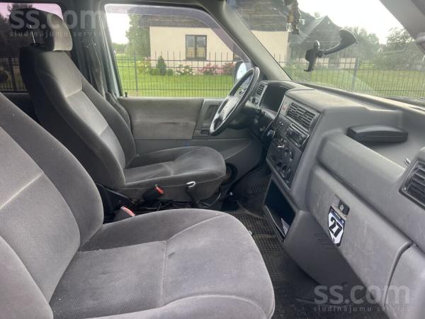 Blue Volkswagen T4 2002 in Riga, with an engine capacity of 2.50 L and mileage of 670 thousand km for 3100 €, photo 6 on AUTOMOTO.COM.LV