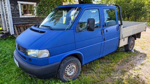 Blue Volkswagen T4 2003 in Liepaja, with an engine capacity of 2.50 L and mileage of 280 thousand km for 5999 €, photo 3 on AUTOMOTO.COM.LV